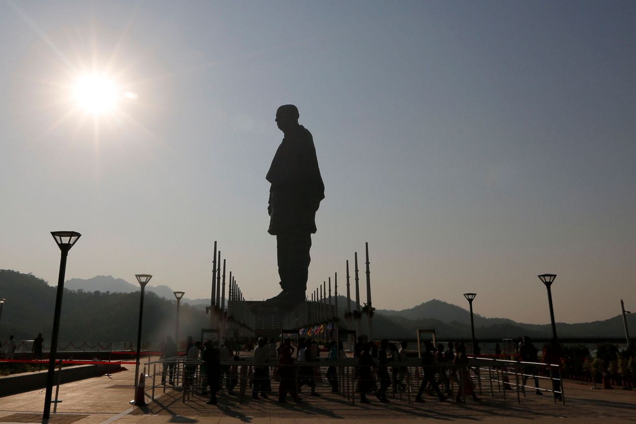 Towering statue of India's independence leader unveiled