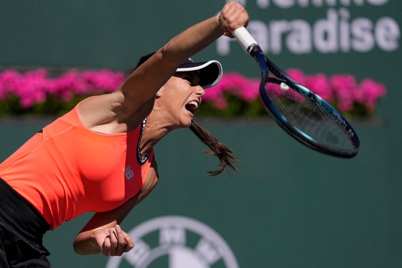 Swiatek, Rybakina reach semifinals at Indian Wells