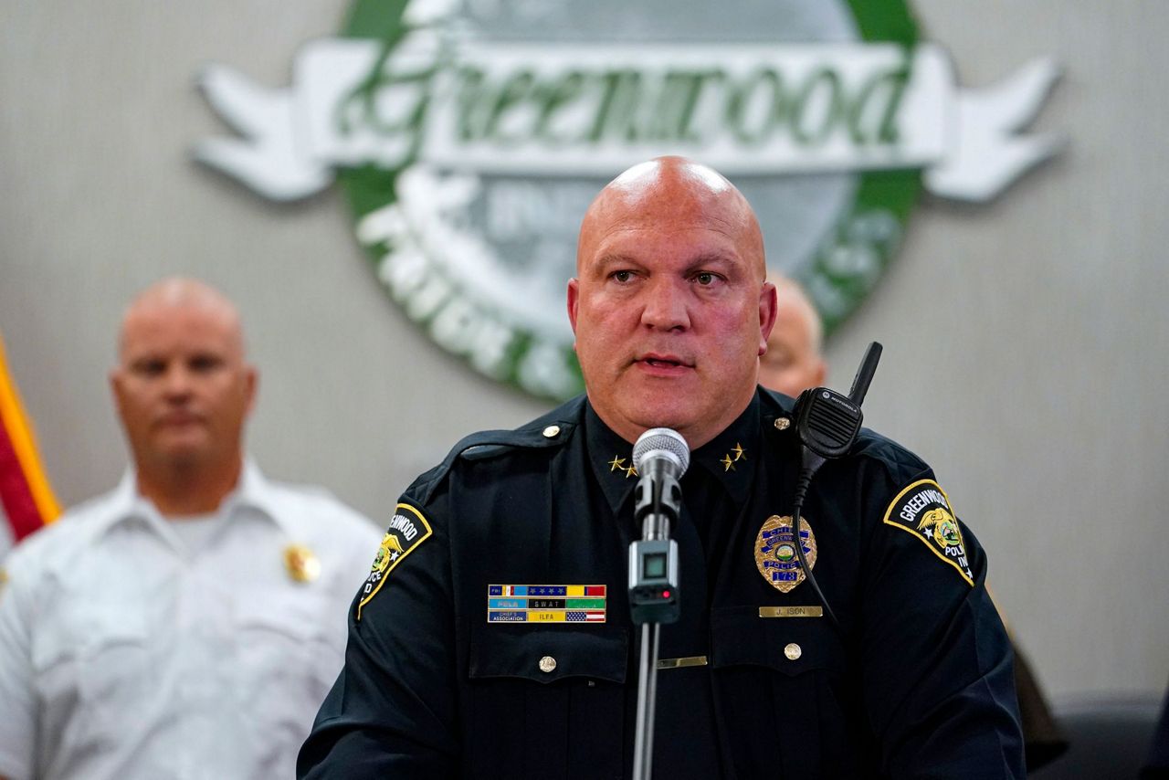 Police: 3 people and gunman dead in Indiana mall shooting