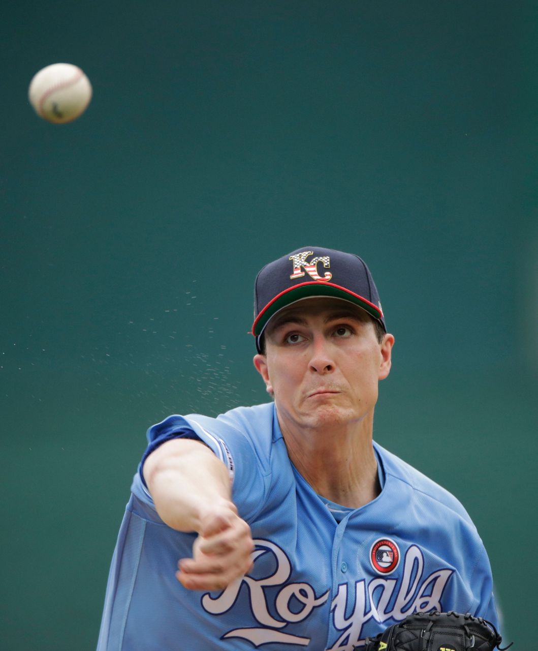 LEADING OFF: Angels streaking, Homer's odyssey, Reds-Cubs