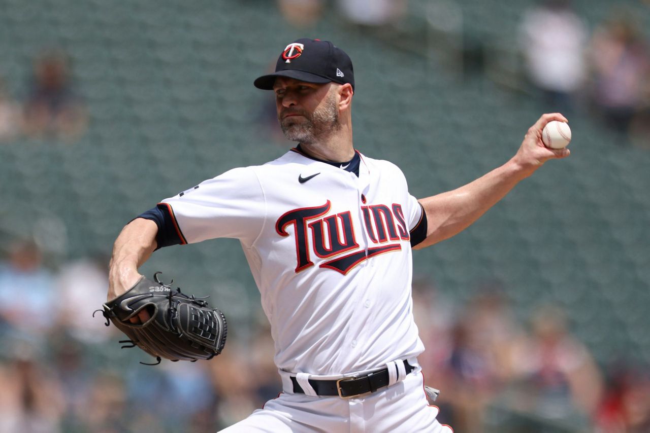 Indians OF Naylor injured in scary collision, Twins win 8-2