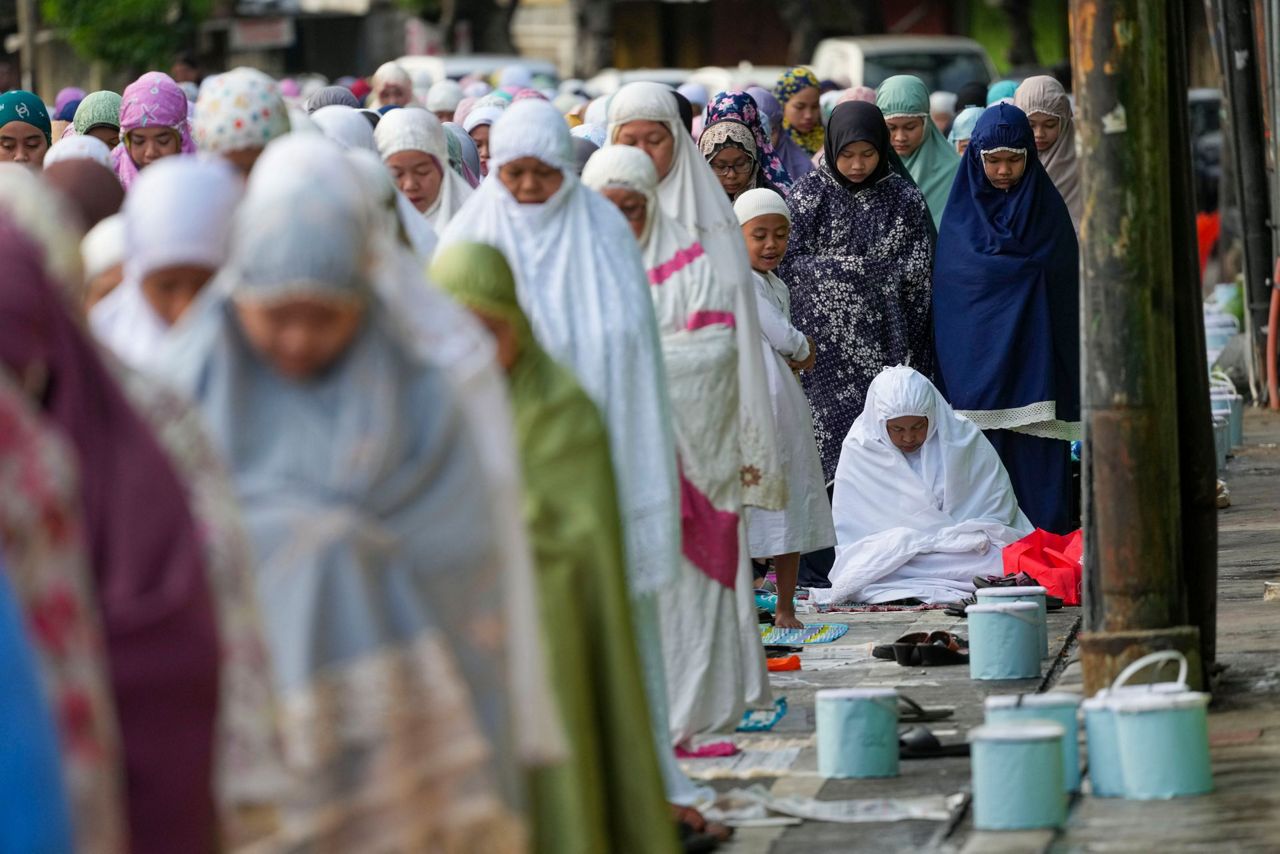 Indonesia's Muslims celebrate Eid al-Adha with feasts after disease ...