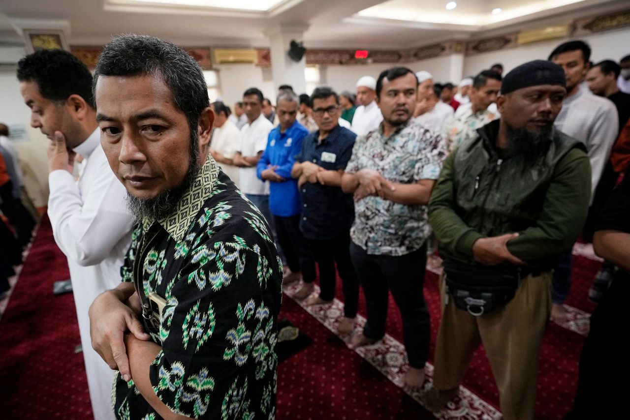 Muslims gather at mosques for first Friday prayers since Israel-Hamas ...