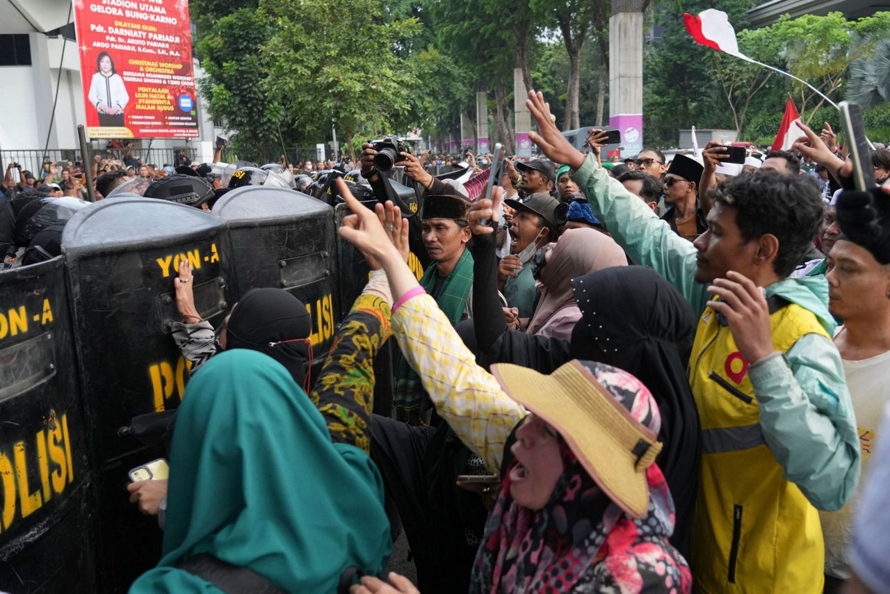 Conservative Muslims in Indonesia protest Coldplay concert over the ...