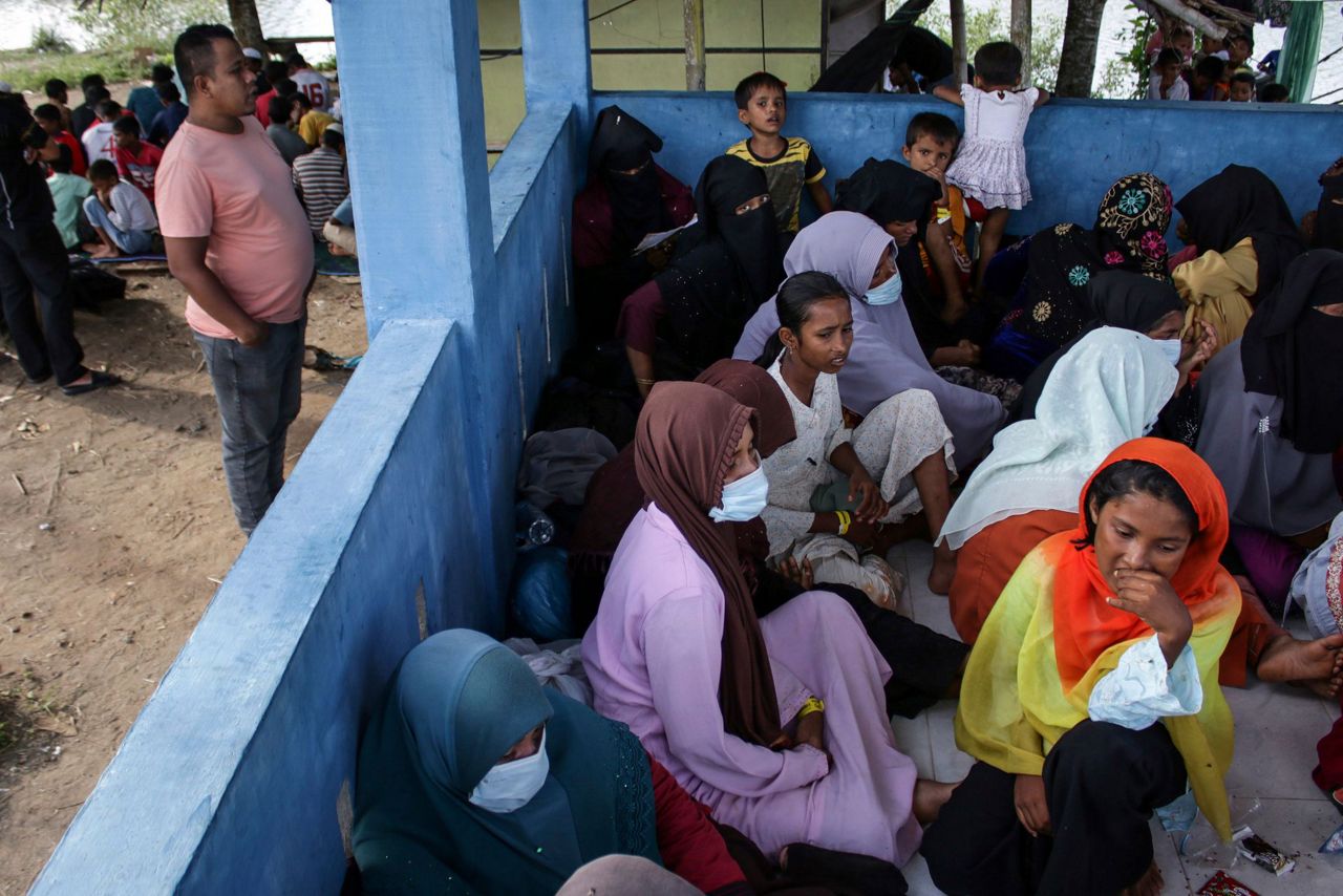 Nearly 1,000 Rohingya refugees arrive by boat in Indonesia’s Aceh ...