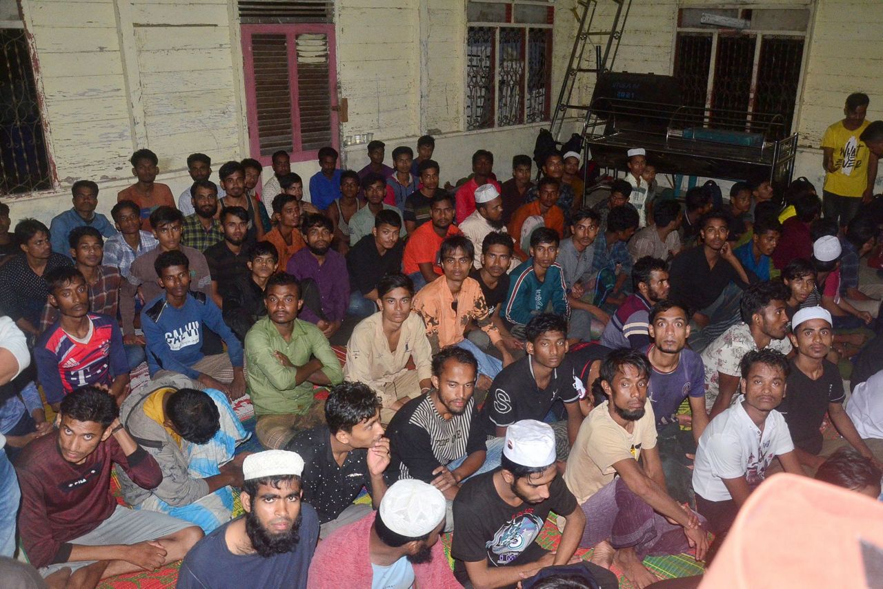 More than 180 Rohingya refugees arrive on Indonesian beach