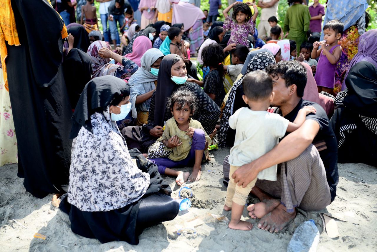 Over 300 Rohingya Muslims fleeing Myanmar arrive in Indonesia's Aceh ...