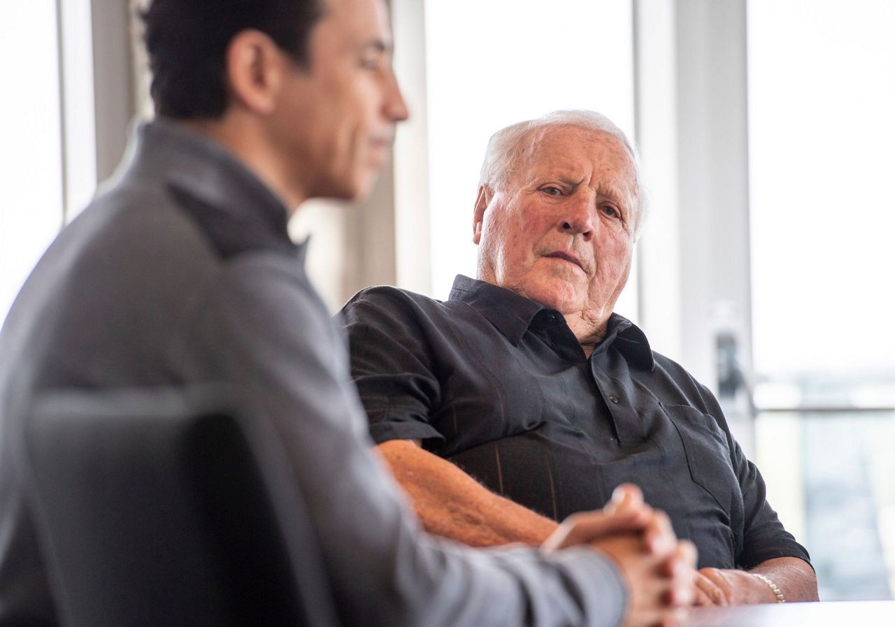 Castroneves happily joins elite club of 4-time Indy winners