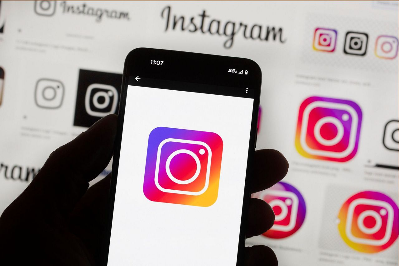 Instagram begins blurring nudity in messages to protect teens and fight ...