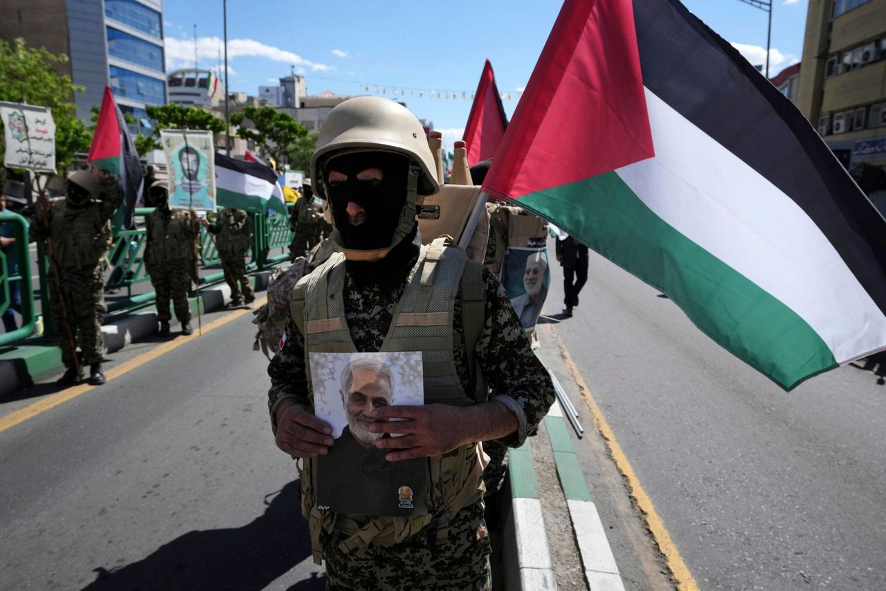 Iranians mark Jerusalem Day to support Palestinians