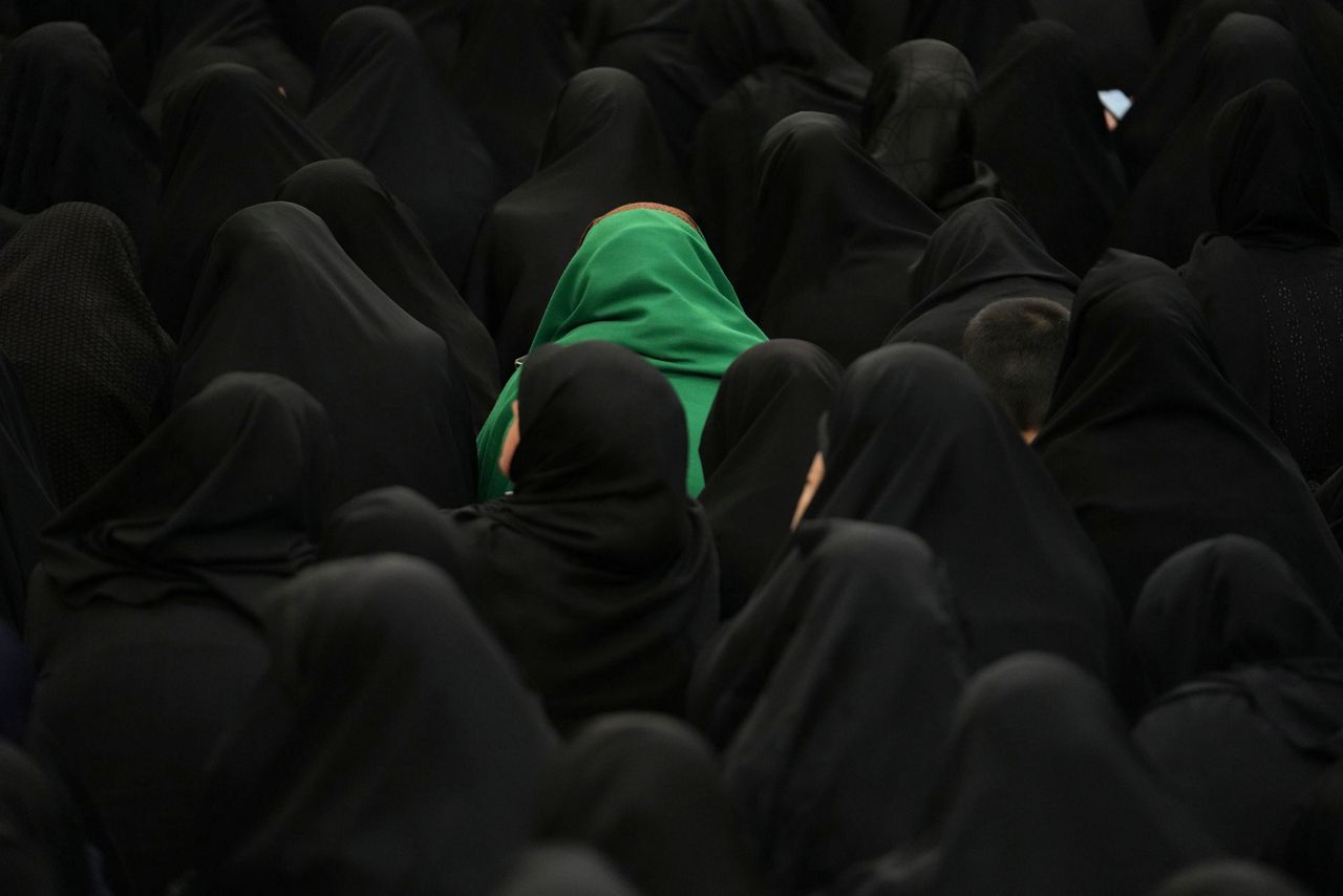 Millions of Shiite Muslims across the world commemorate the mourning ...