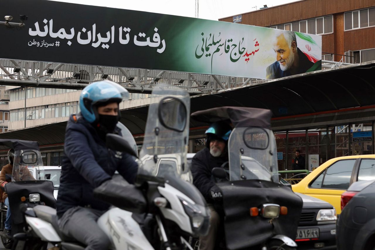 Thousands mourn Iranian general killed in US airstrike