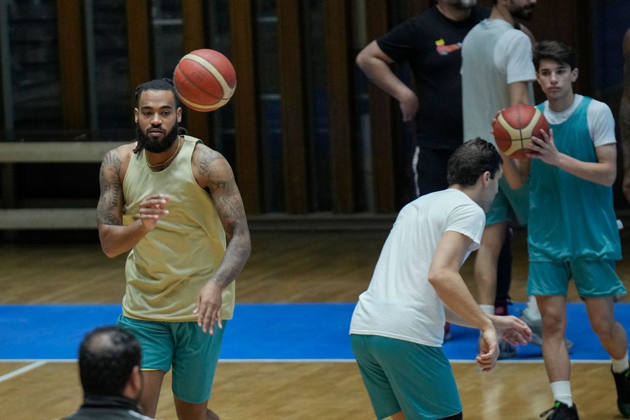 Americans star on an Iraqi basketball team. Its owners include forces ...