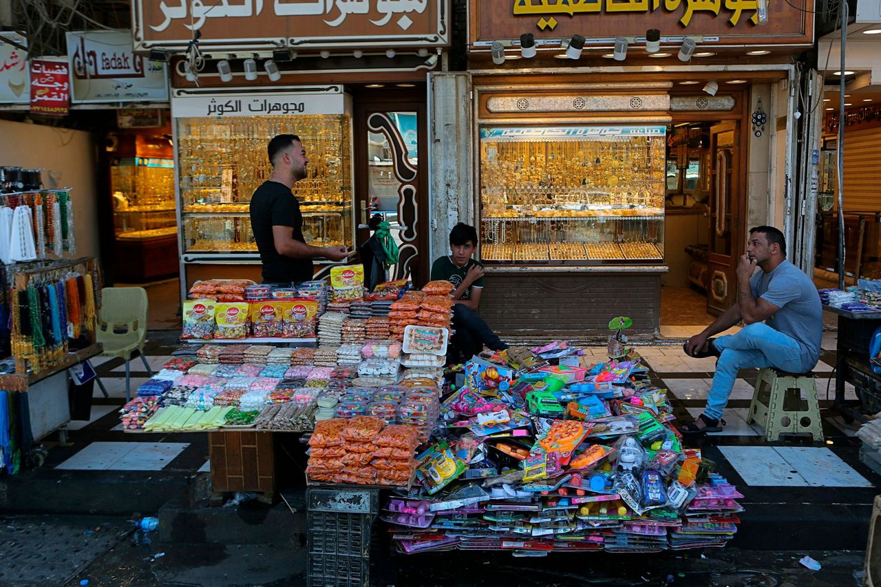 US sanctions on Iran felt in Iraqi Shiite tourist shops