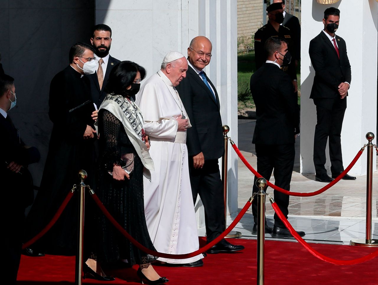After whirlwind historic visit, Pope leaving Iraq for Rome