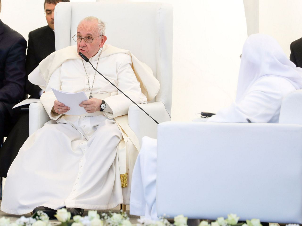The Latest: Pope arrives in Iraq's Ur for interfaith meeting