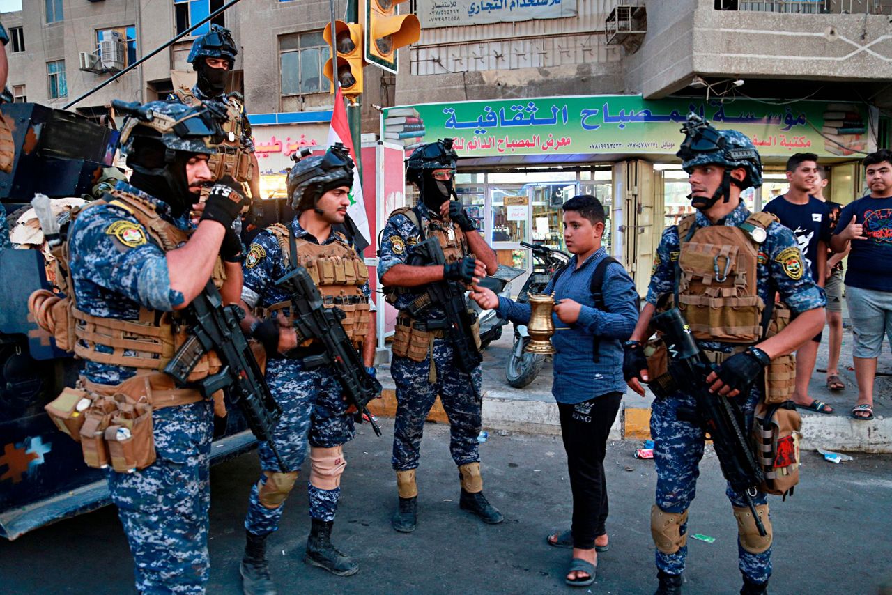 Iraqi police to replace army in Baghdad neighborhood
