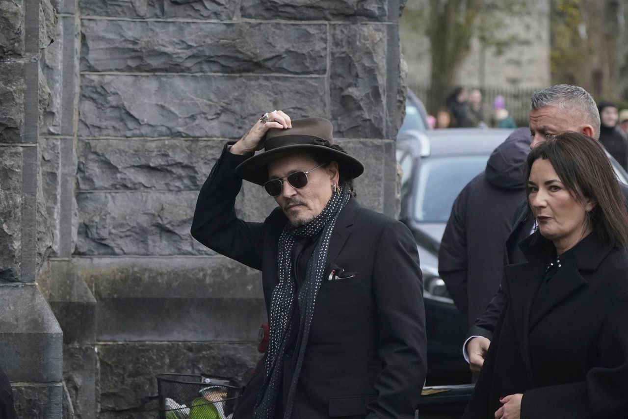 Crowds line Dublin streets for funeral procession of The Pogues singer ...