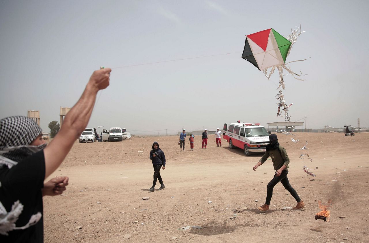Burning kites from Gaza damage Israeli farms, wildlife