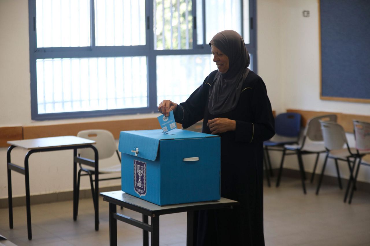 Israel's 2 main political parties deadlocked after election