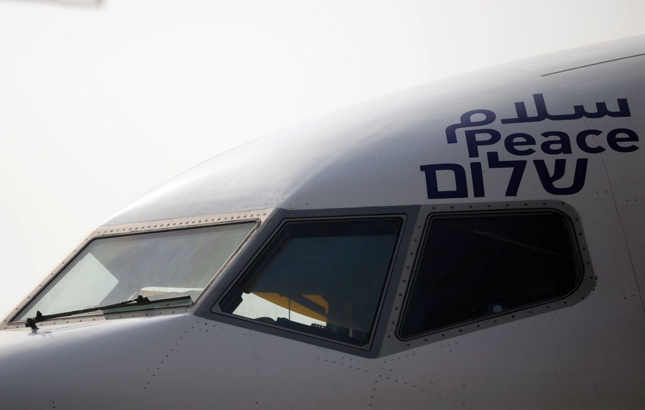 Israeli, US delegations depart to UAE in 1st direct flight