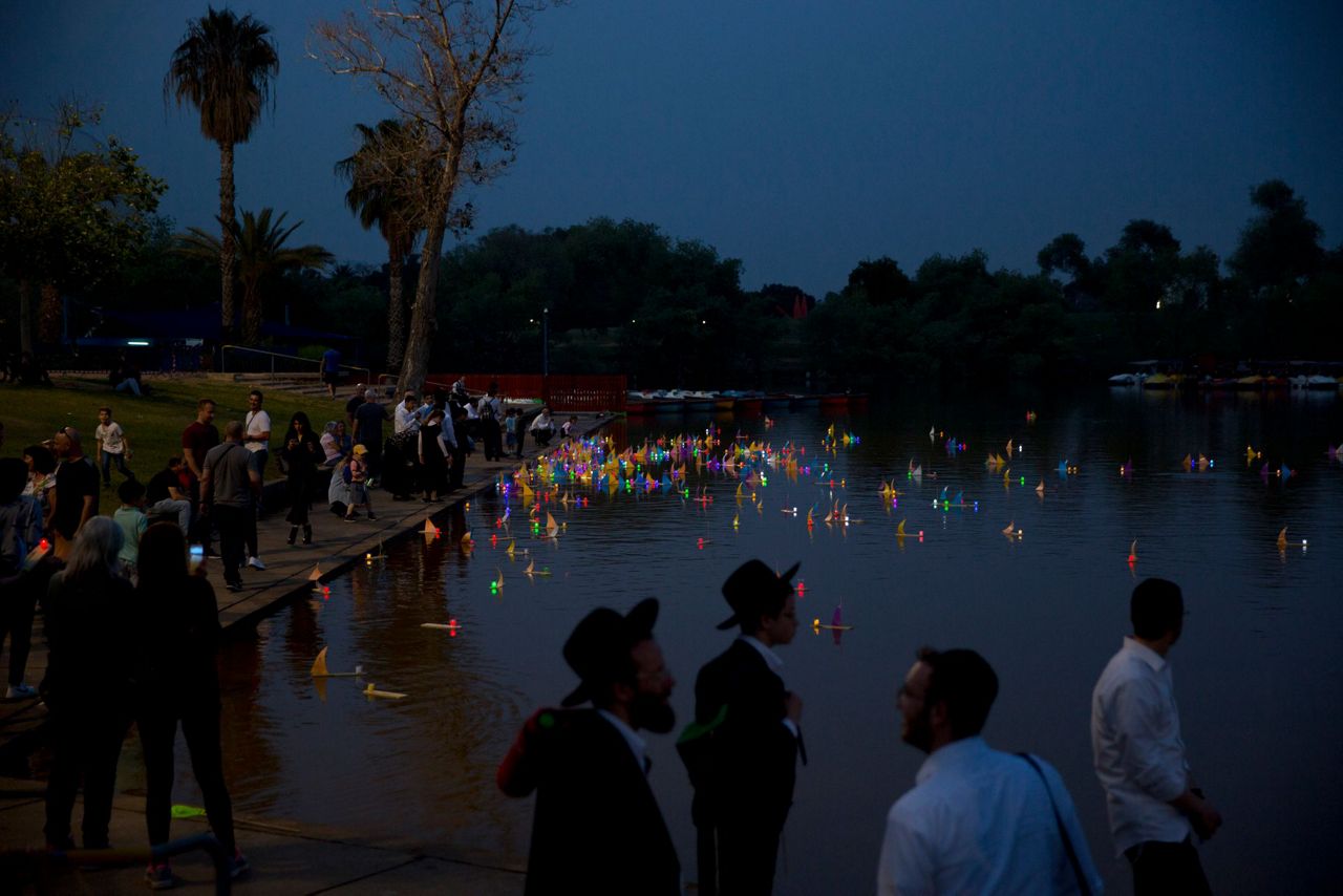 Israel marks Holocaust Remembrance Day with solemn ceremony