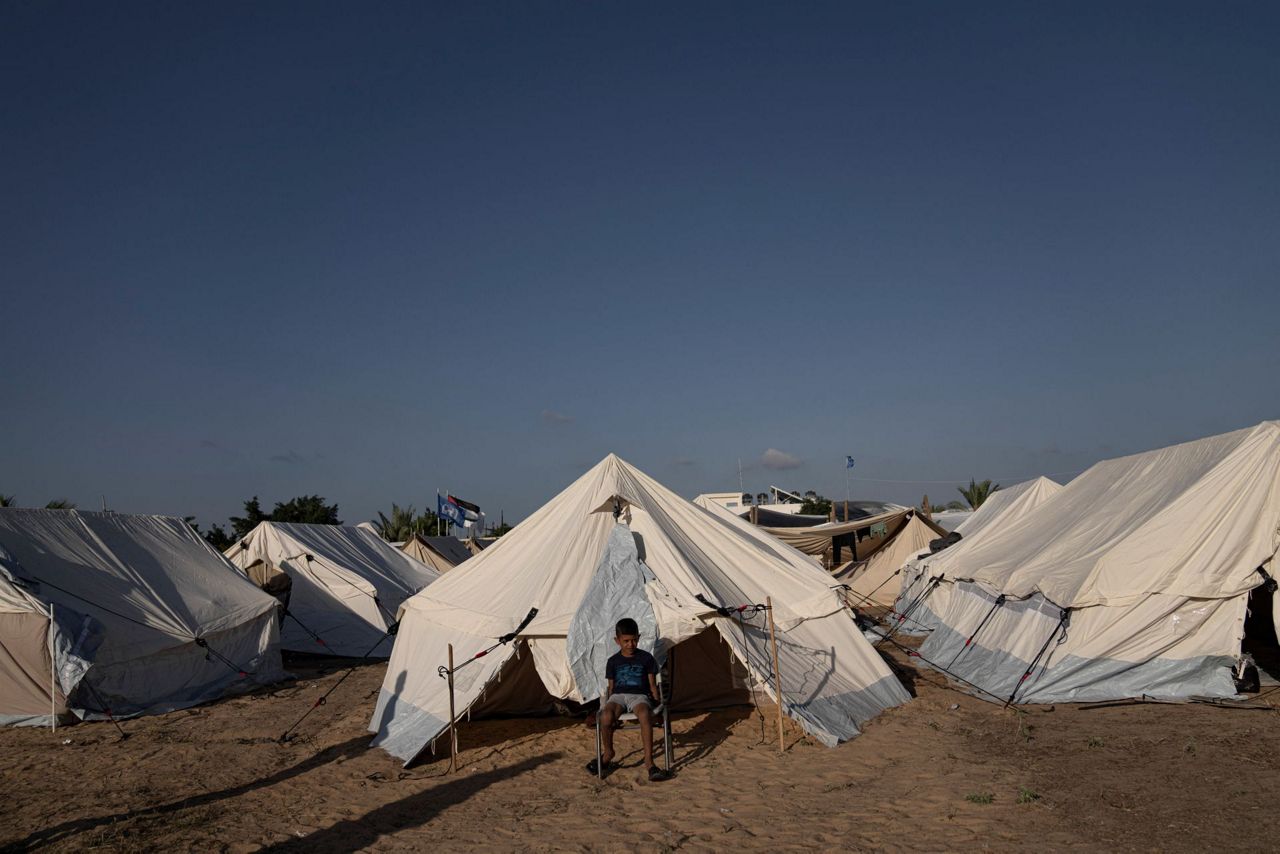 A tent camp for displaced Palestinians pops up in southern Gaza ...