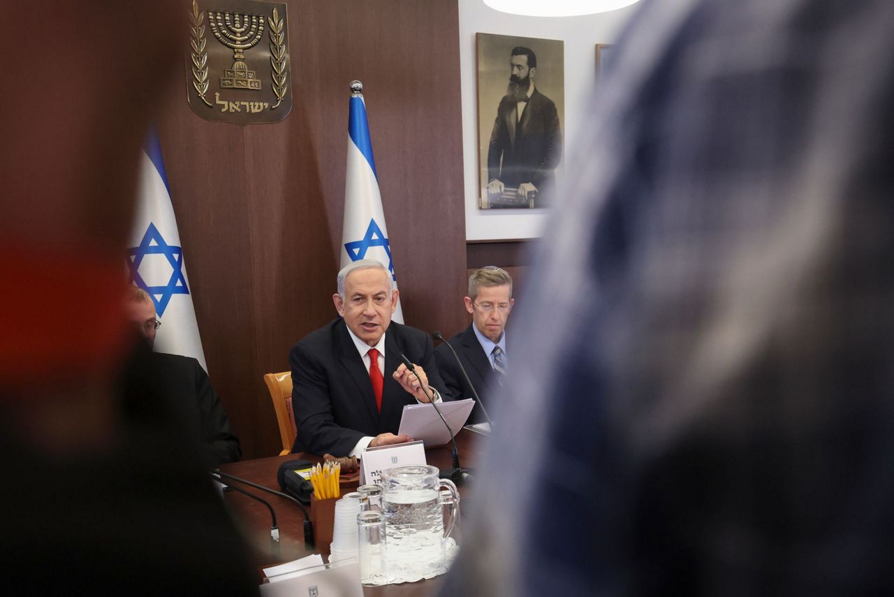 Israeli ministers approve bill on $270,000 gift to Netanyahu