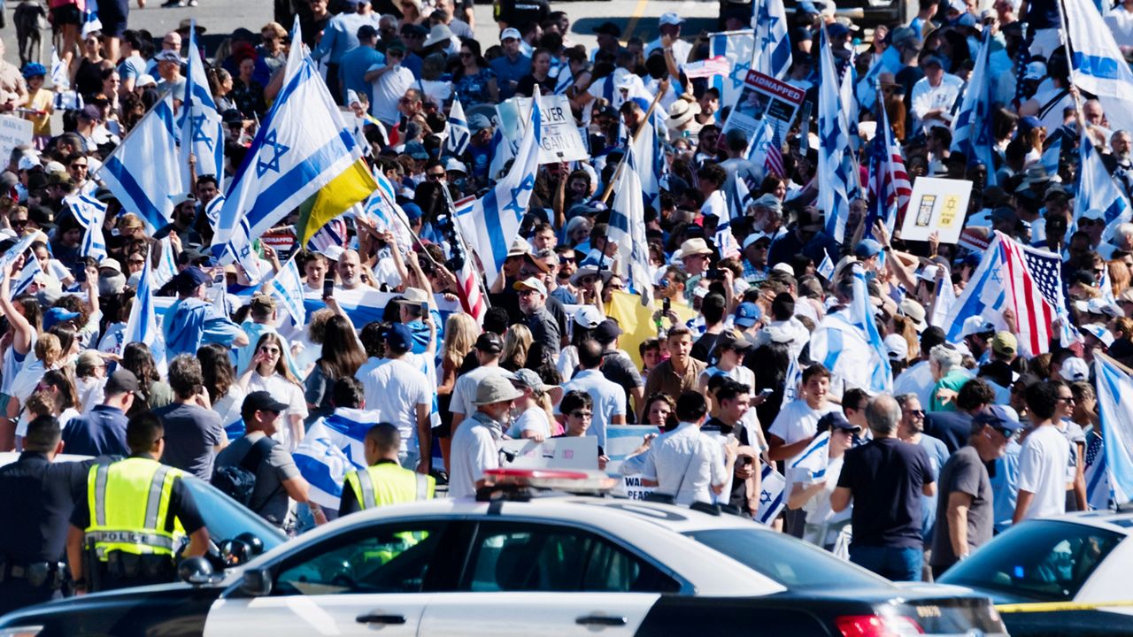 March for Israel held in Beverlywood in the wake of war