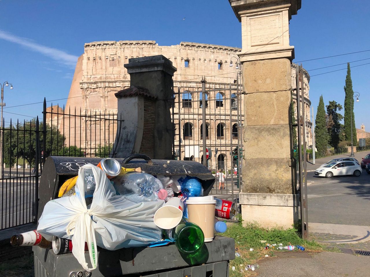 Rome doctors warn of health hazards from city's garbage woes
