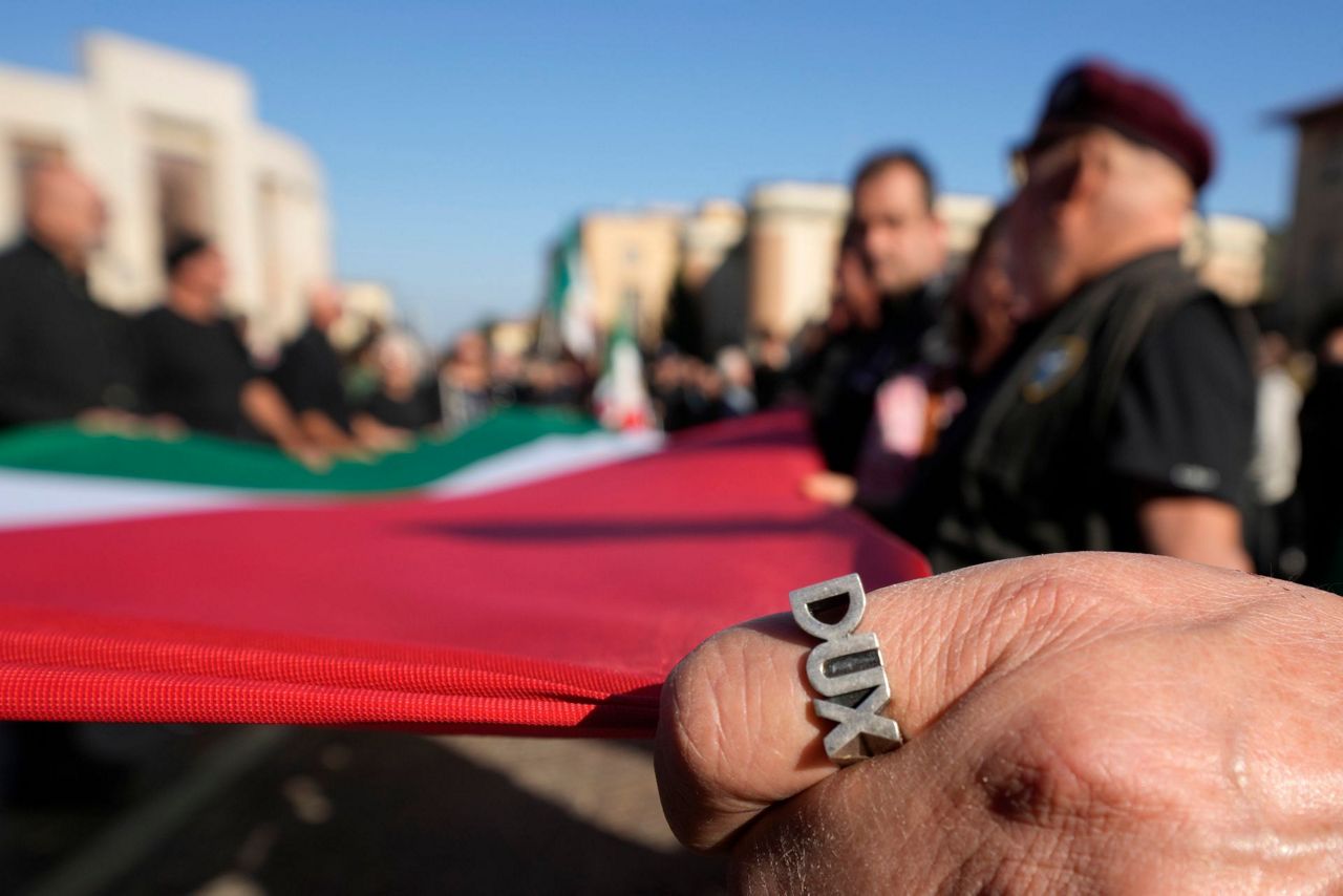 Thousands commemorate Italy's fascist dictator at crypt