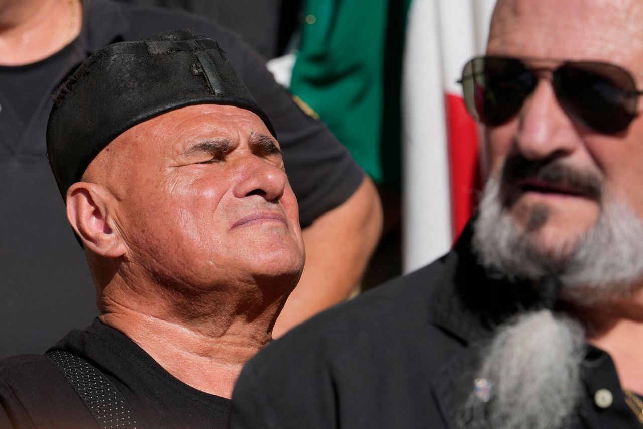 Thousands commemorate Italy's fascist dictator at crypt