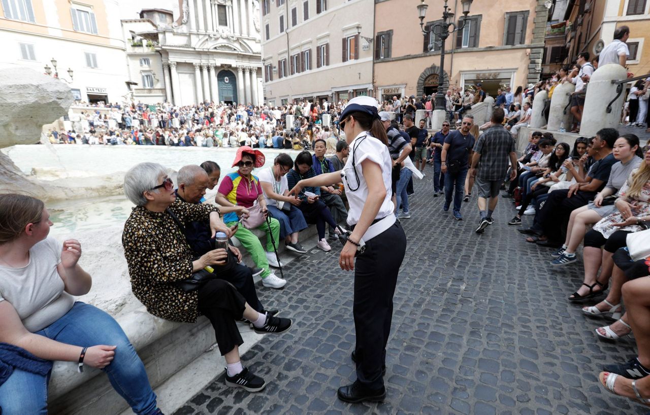 Rome codifies edicts aimed at messy tourists, rude Romans