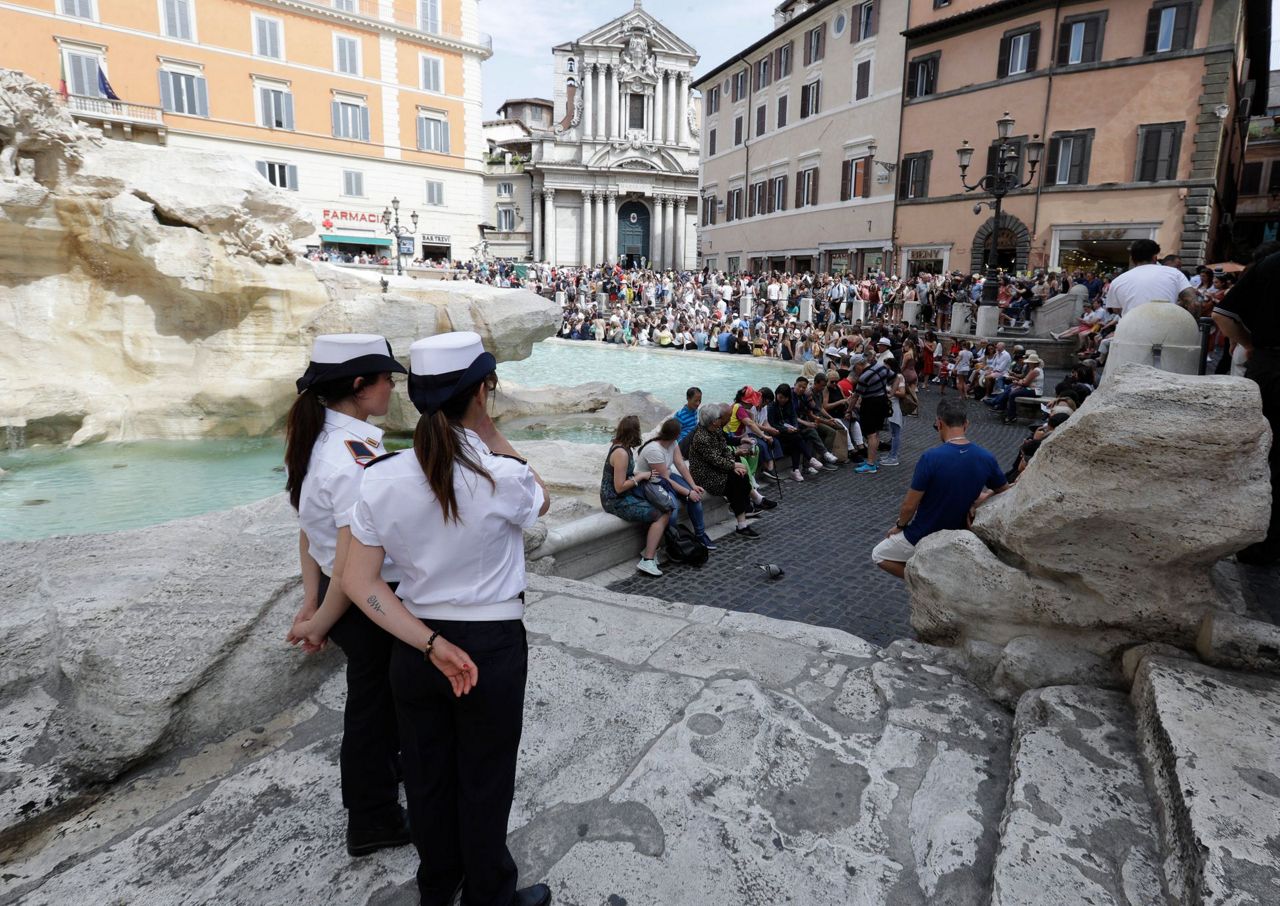 Rome codifies edicts aimed at messy tourists, rude Romans