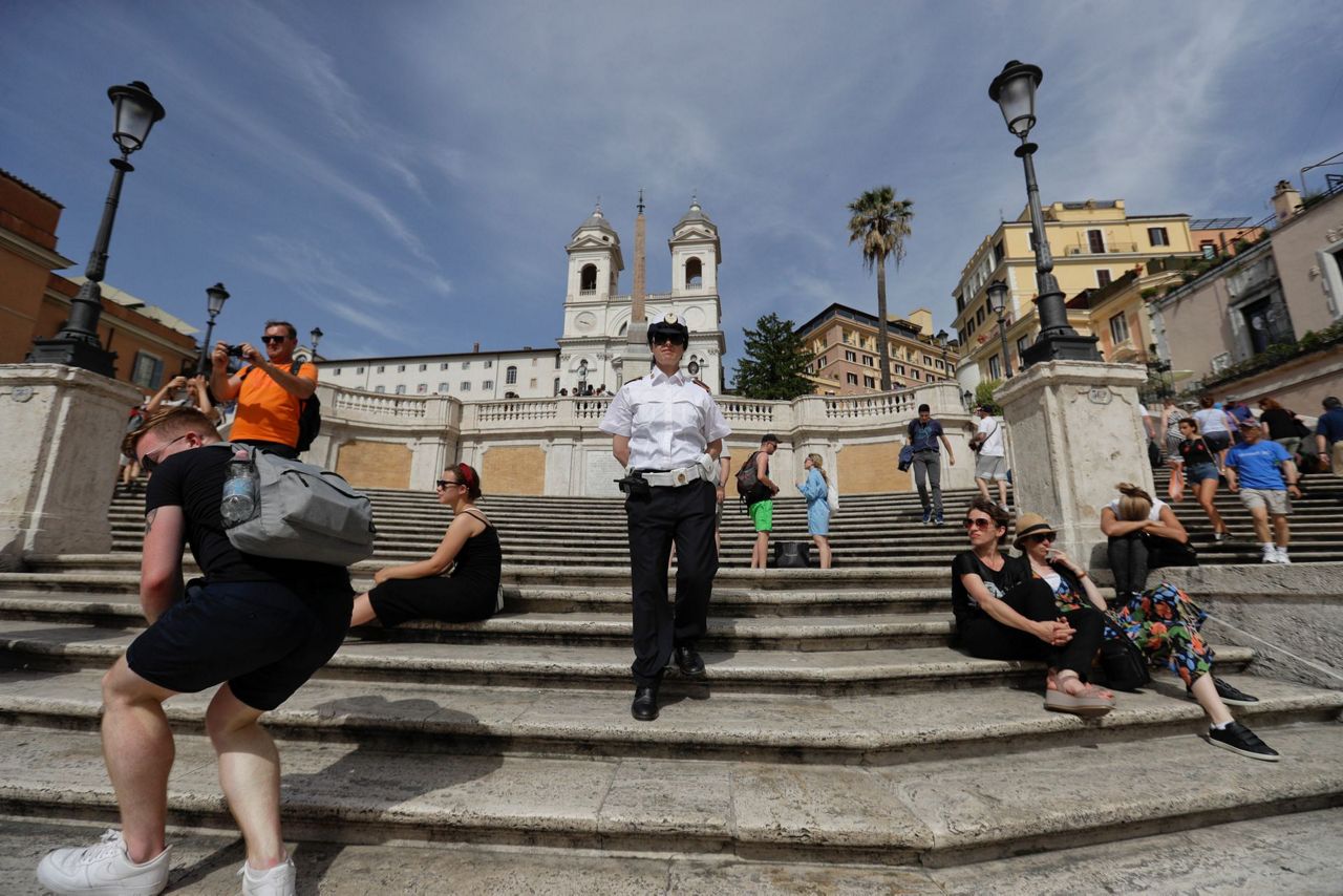 Rome codifies edicts aimed at messy tourists, rude Romans