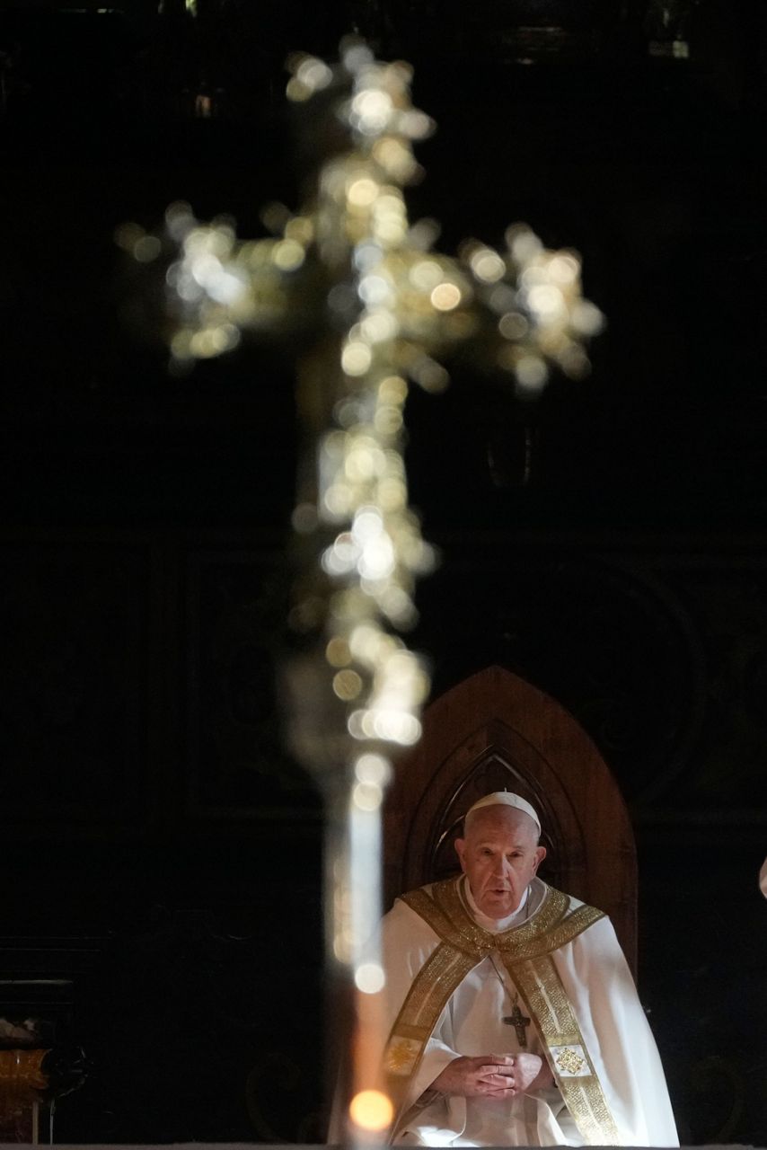 Pope honors family roots in northern Italy with rare outing