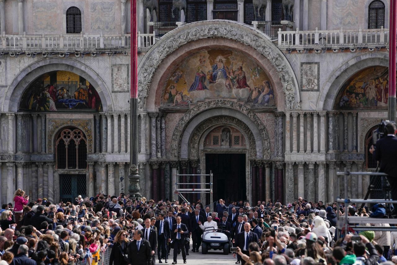 Pope visits Venice to speak to the artists and inmates behind the ...
