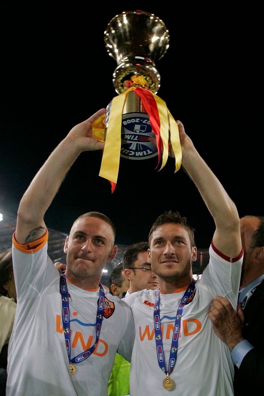 Roma captain De Rossi to leave club after 18 years