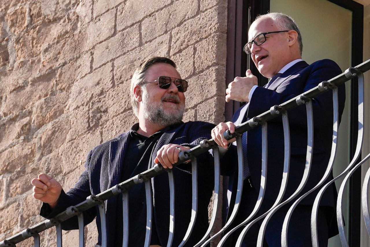 'Gladiator' actor Russell Crowe feted in Rome