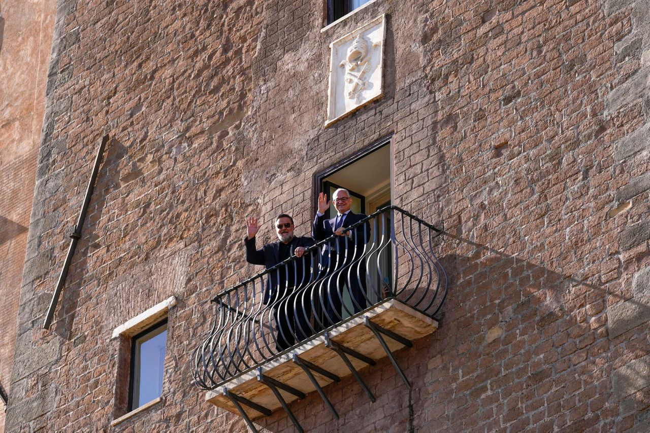 'Gladiator' actor Russell Crowe feted in Rome