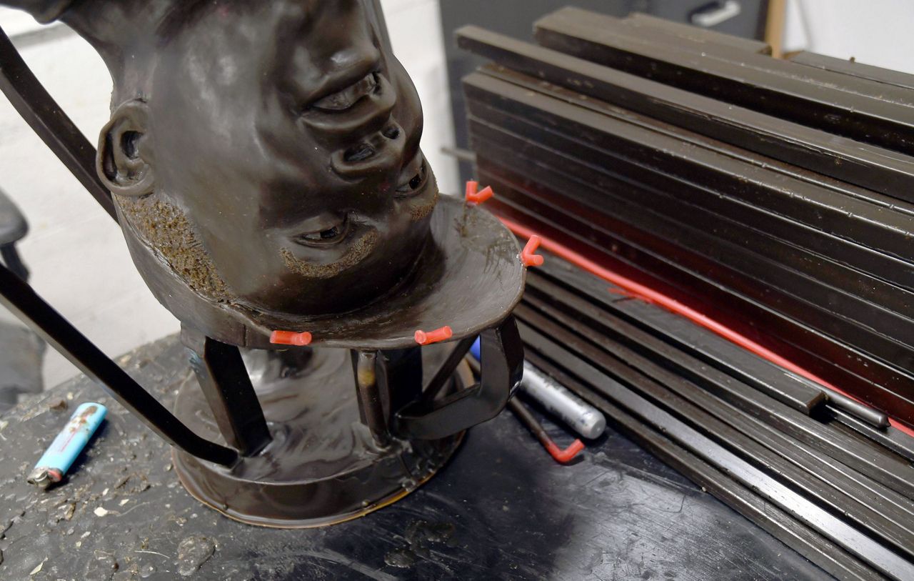 Jackie Robinson is rebuilt in bronze in Colorado after theft of statue ...
