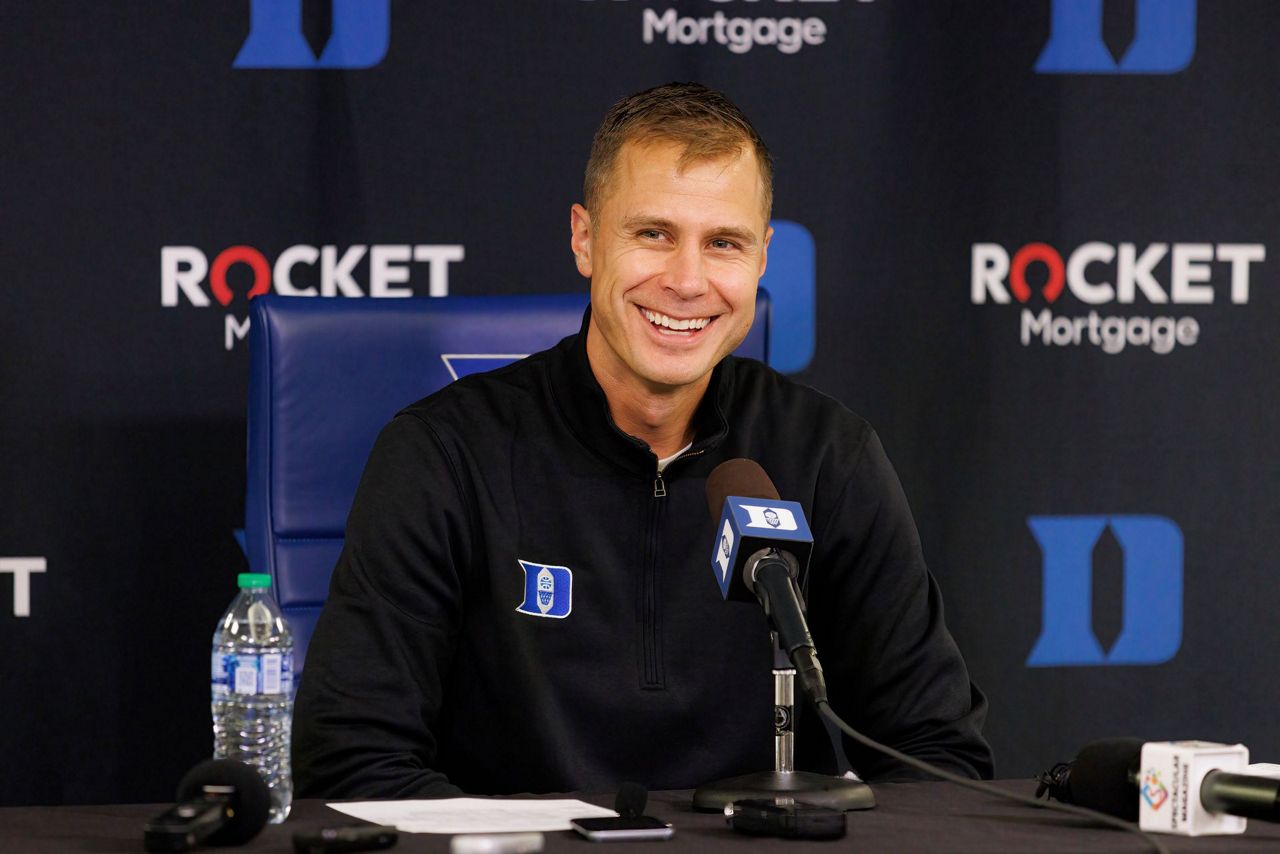 Duke's Scheyer focuses on enjoying moment in coaching debut