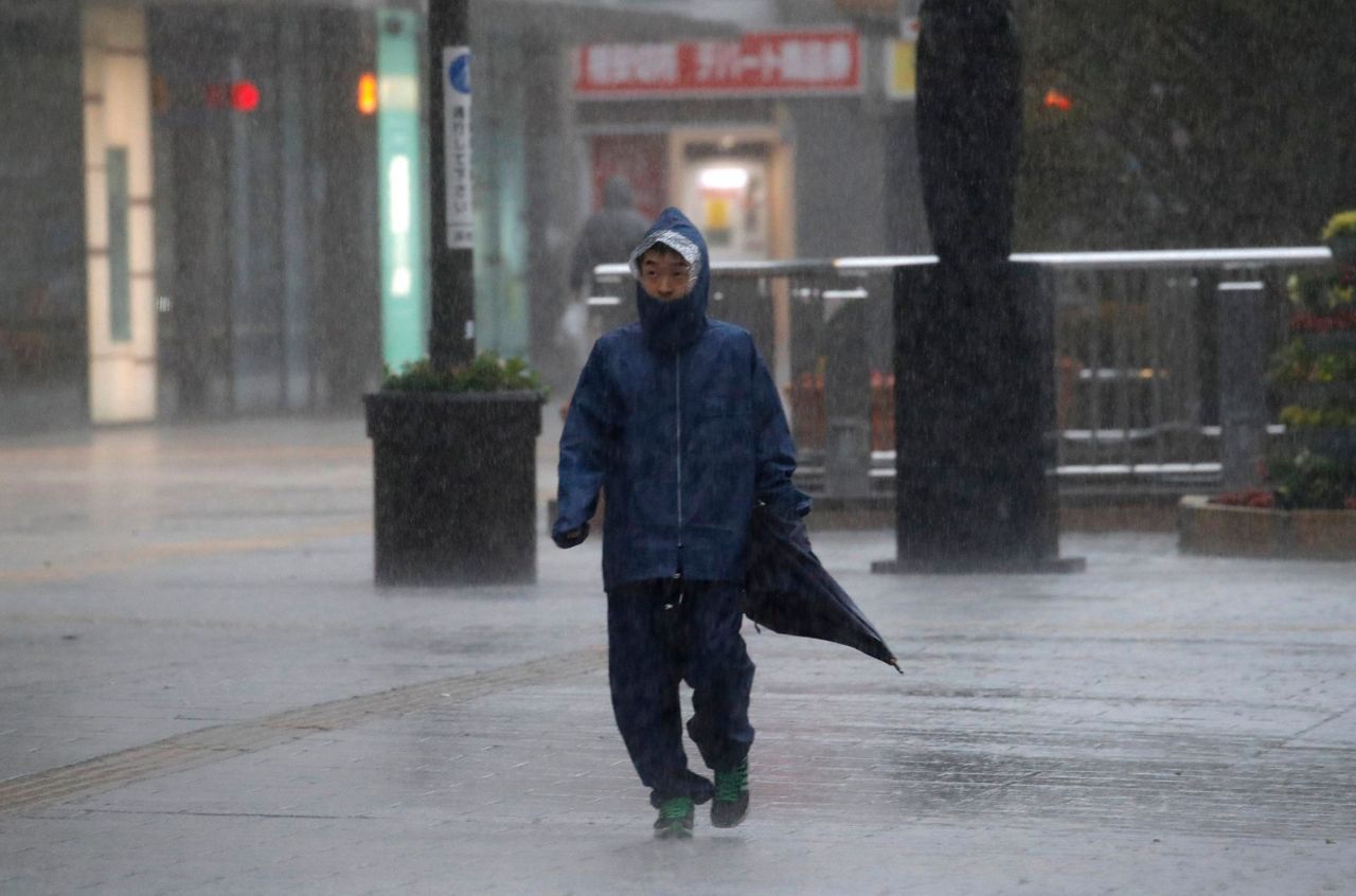 Tokyo eerily quiet, bracing for worst typhoon in 6 decades