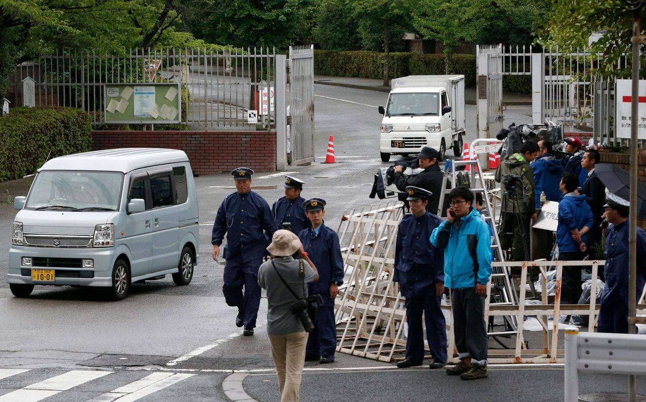 Japan cult leader behind gas attack, followers are executed