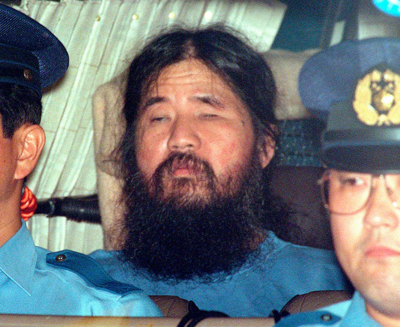Japans Doomsday Cult Leader Behind Gas Attack Is Executed