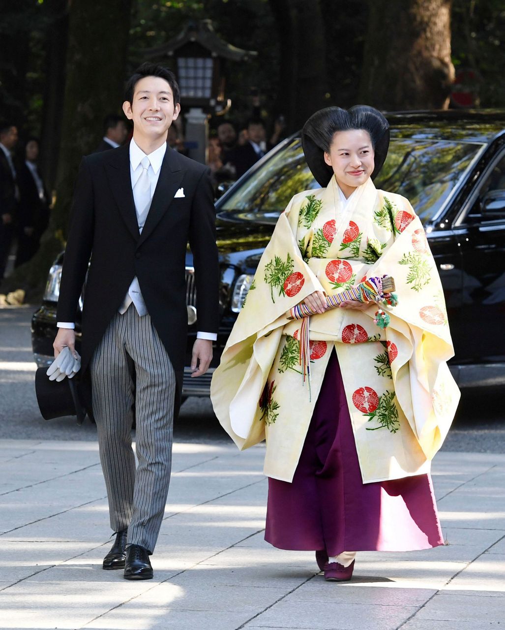 Japanese Princess Ayako marries commoner at shrine ceremony