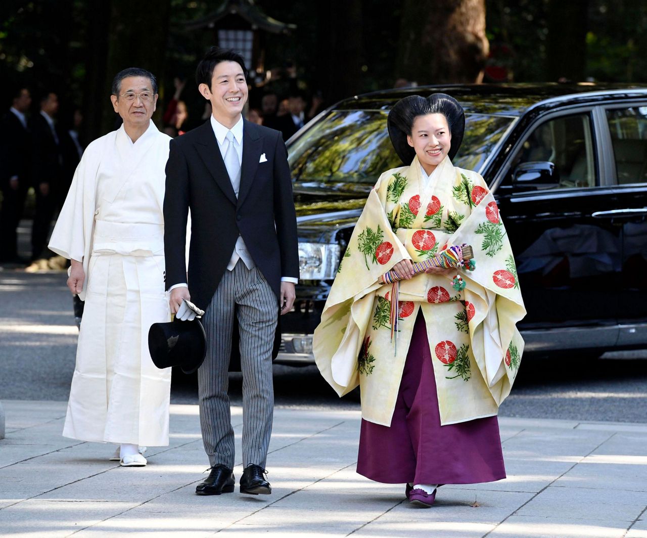 Japanese Princess Ayako marries commoner at shrine ceremony