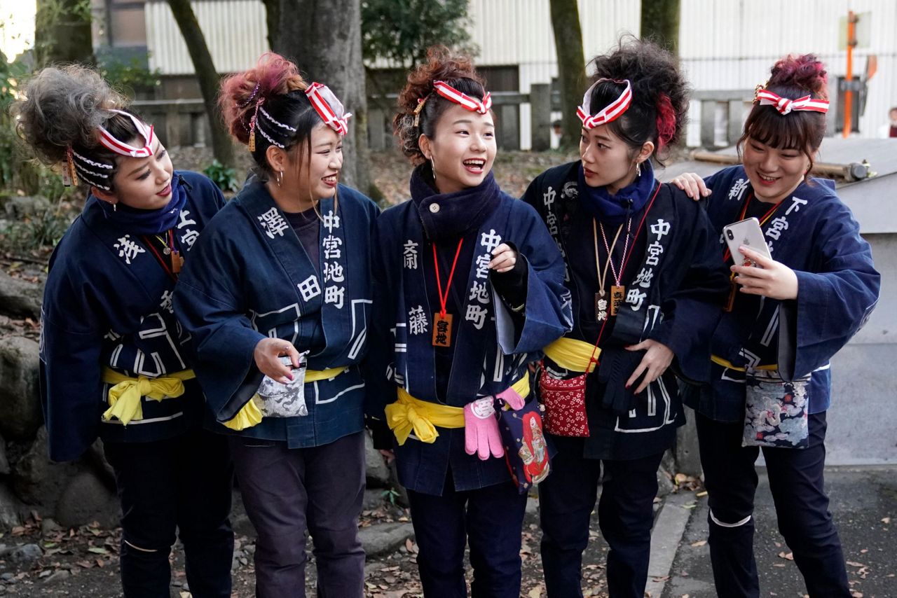Shinto festival carries on centuries-old tradition in Japan