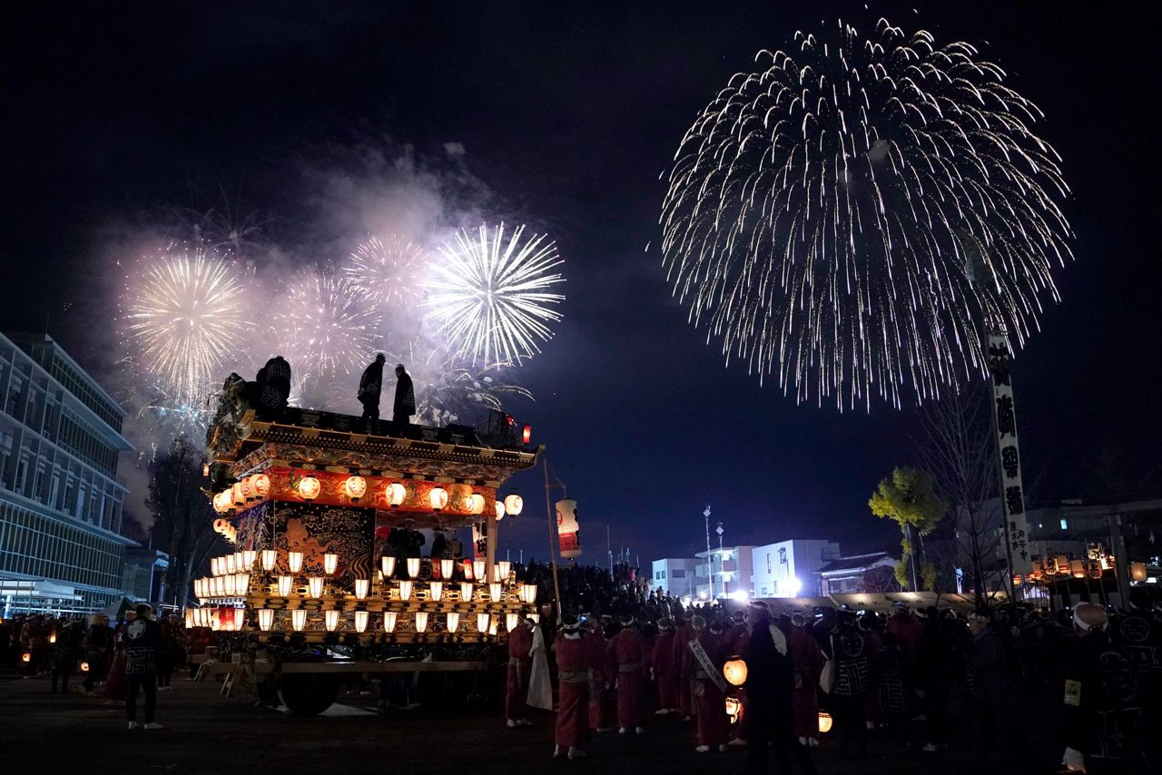 Shinto festival carries on centuries-old tradition in Japan