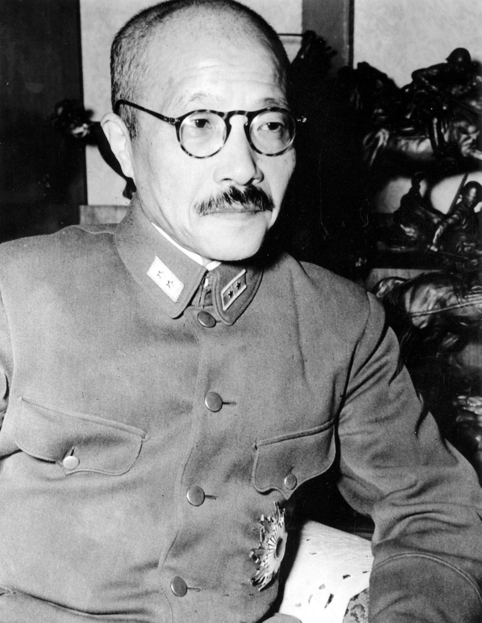 Released memo points to Hirohito's role in Pearl Harbor raid